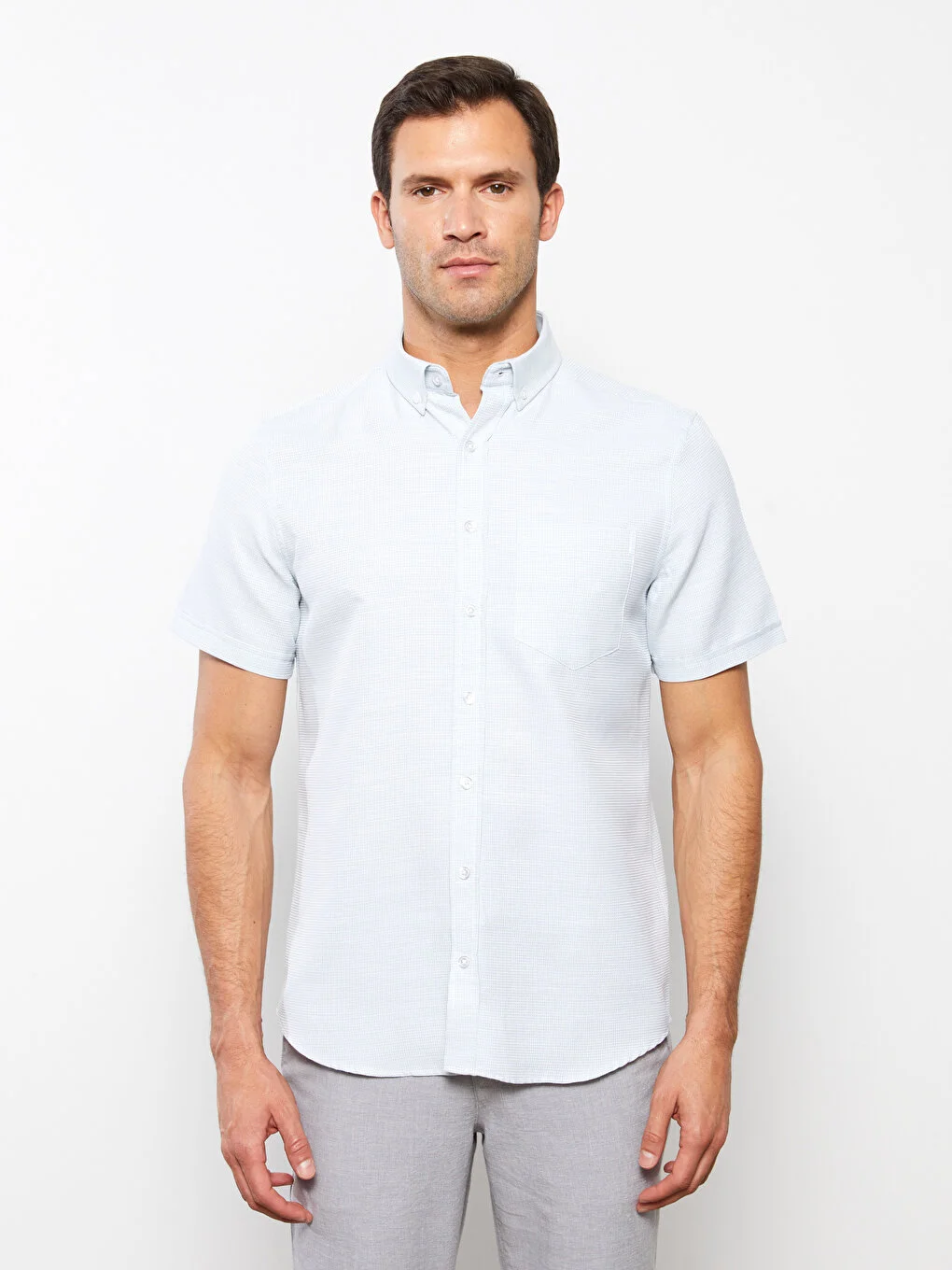 LCWAIKIKI Classic Muška košulja ravnog kroja od materijala sa teksturom - kratak rukav
