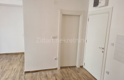 Prespanska, lux stan 72m2+ 30 m2 terase