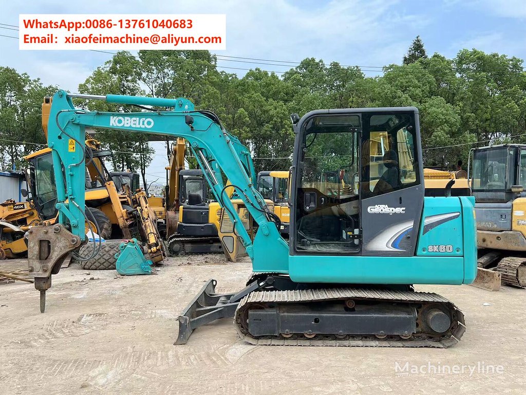 Kobelco SK60 Excavator with breaker hammer bager guseničar