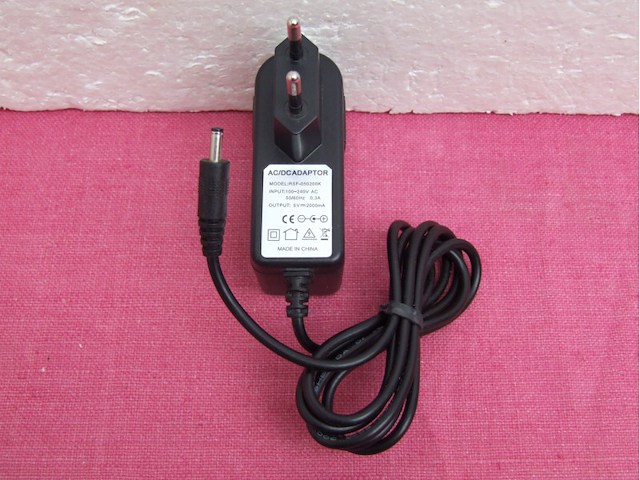 Adapter 5V 2000mA konektor 3.5 x 1.35 mm + GARANCIJA!