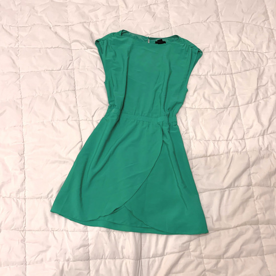 178. H&M trava zelena haljina sa postavom