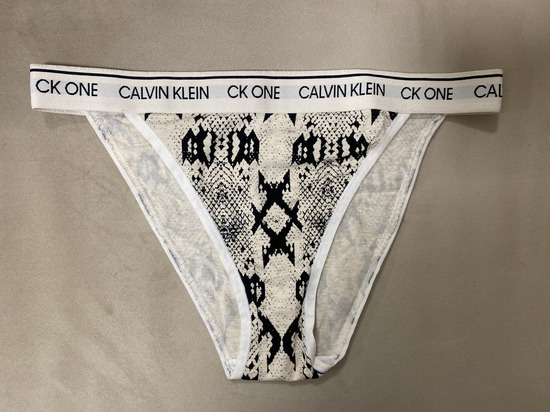 Calvin klein ves novo 1800din