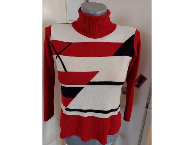 Crvena ženska rolka