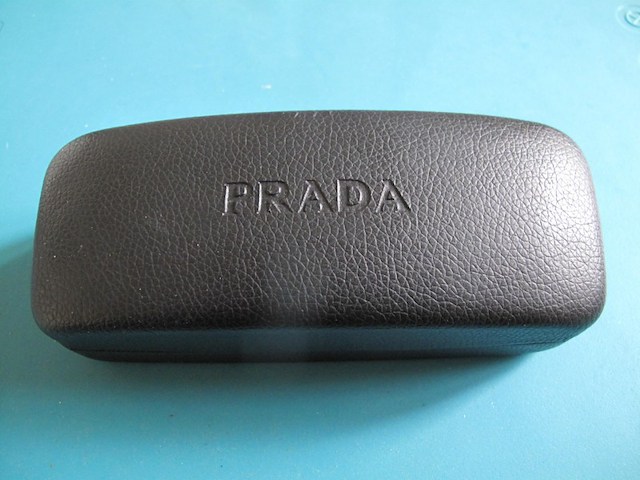 PRADA - čvrsta futrola za naočare