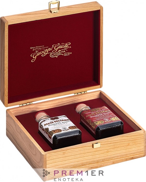 Giuseppe Giusti Aceto Balsamico 2 x 0.25l Wood Box