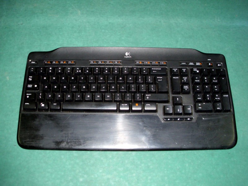Bezicna tastatura Logitech Alto - Canada 310