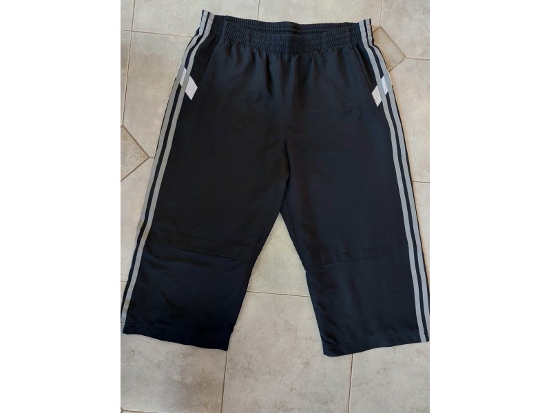 Adidas odlicne muske bermude L/XL