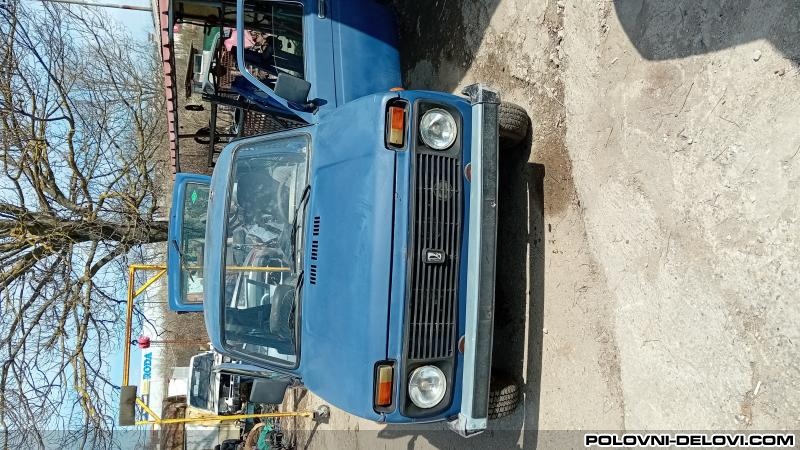 Lada Niva 17i Kompletan Auto U Delovima