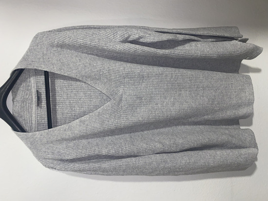 Džemper sivi