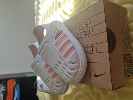 Adidas sandale