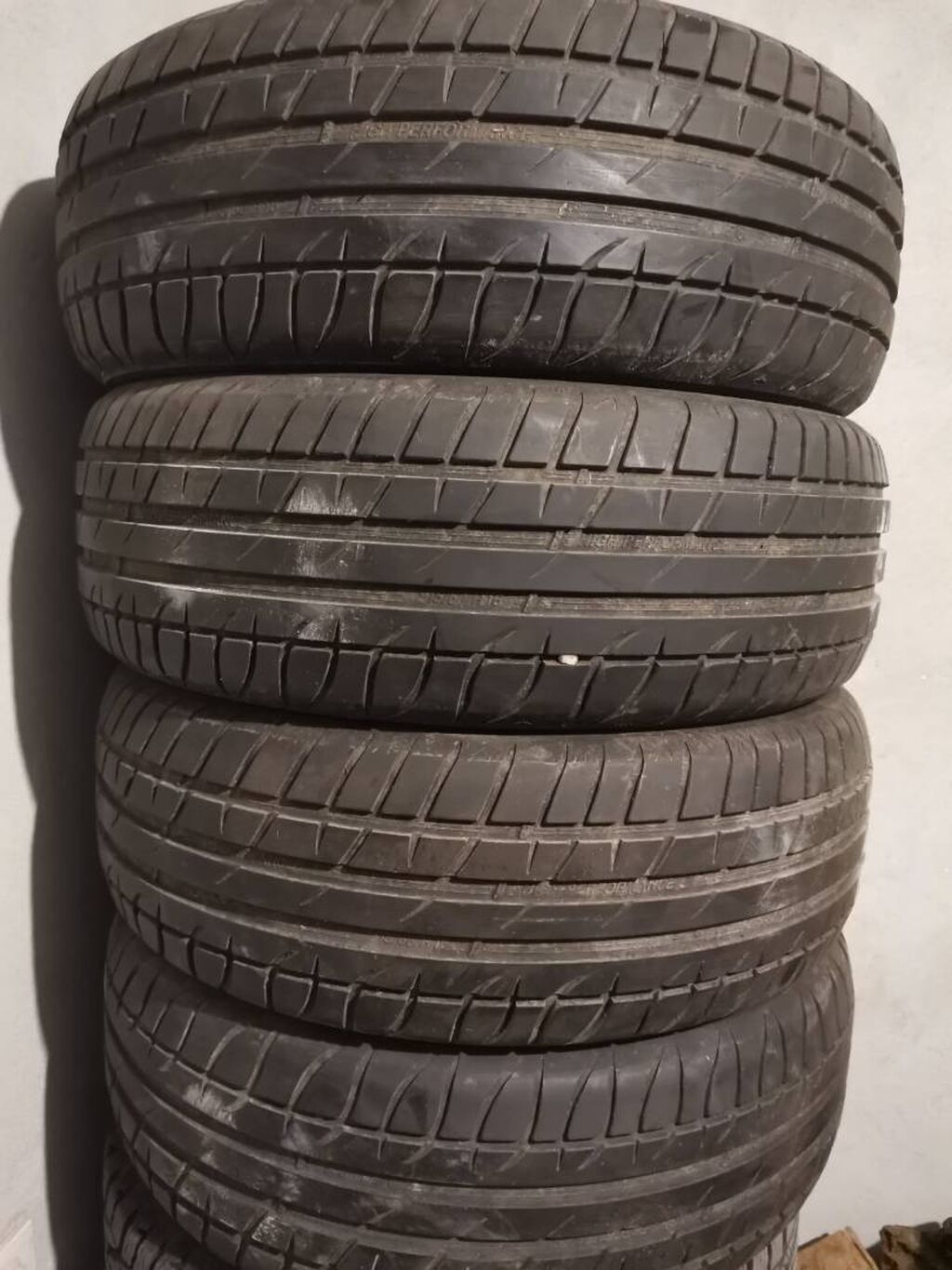 Na prodaju 4 očuvane letnje gume Tigar 215 60 R16. Proizvodnja 2019