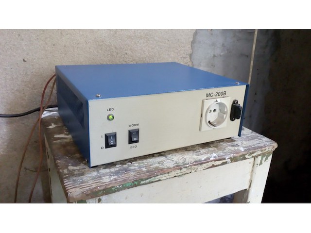 Pretvarač napona - Invertor MC-200B 12v/220v