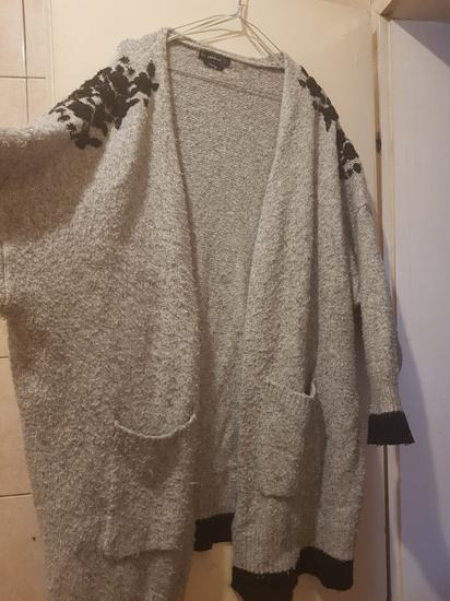 ZARA,vel.m( realno XXL) jer je oversized model