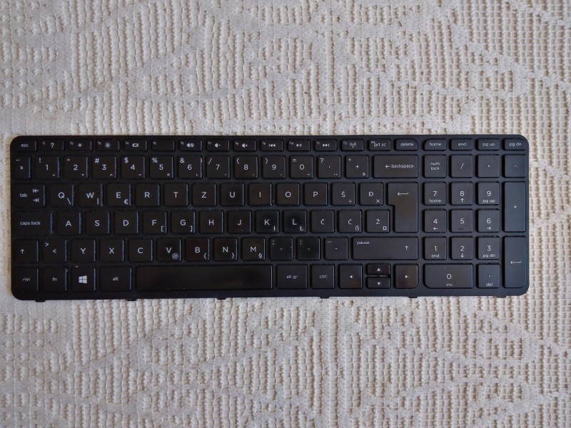 Tastatura+palmrest HP 15 Pavilion - ispravna