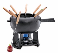 06. Fondue Garnitura “Saas Fee” guss crna Ø20 cm -2 lit – SPRING, Cena: 17.976,oo din