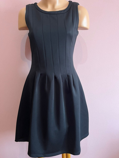 Mala crna svečana haljina, Vero moda