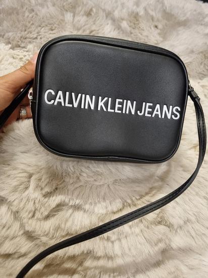 Original Calvin Klein torbica SNIZENA 4,500!!