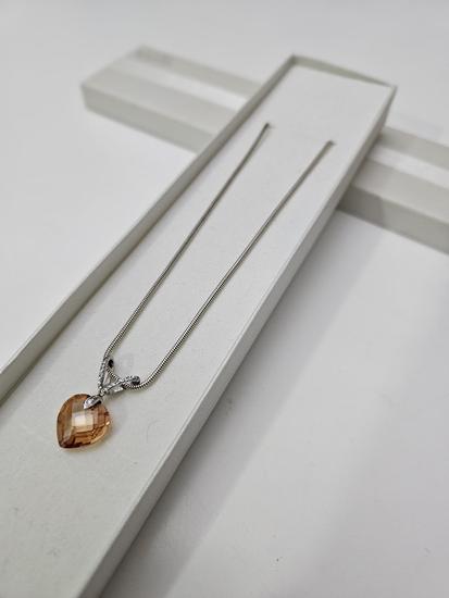 Srebrna ogrlica i swarovski privezak - snizeno