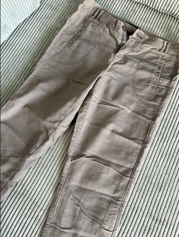 Pantalone 3/4 sa elastinom