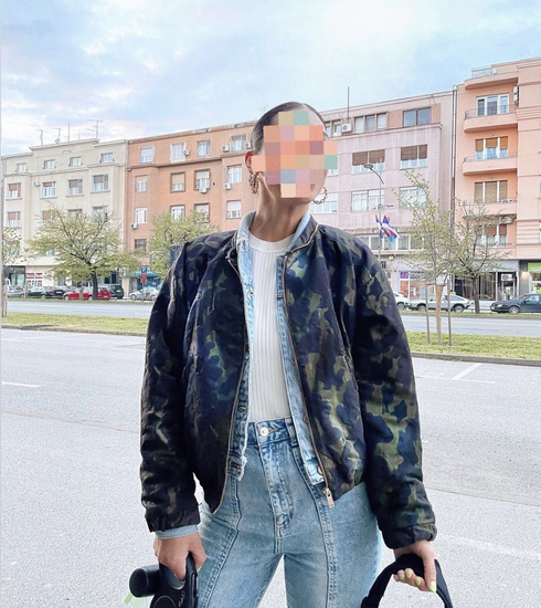 Zara bomber svetlucava jakna