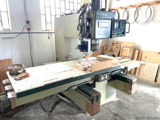 CNC mrežna skretnice
SCM ROUTRON 921