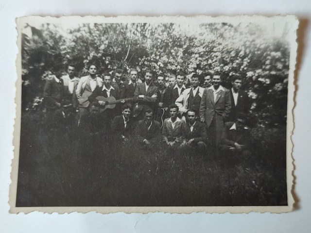FR/ Kikinda - Velika Kikinda / Park 1944 učenici