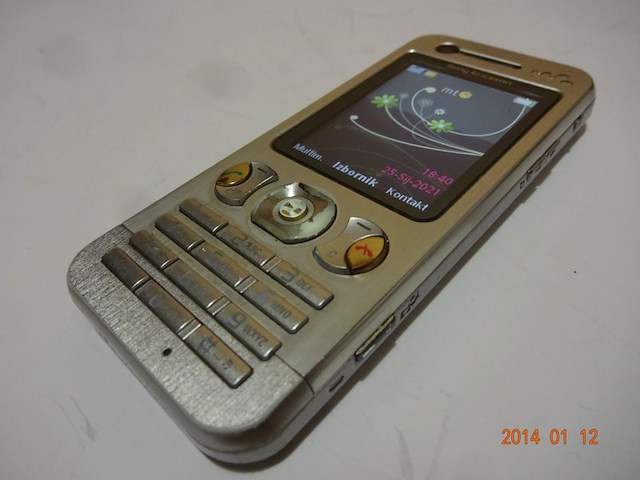 Sony Ericsson W890i