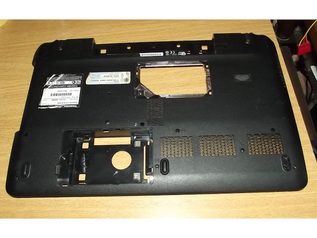 Toshiba Satellite C675-S7200 - Donje kuciste