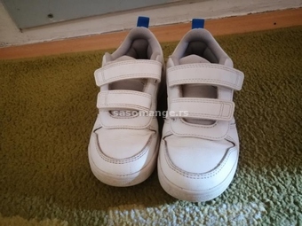 Prodajem patike za decake Adidas ug 16,5cm