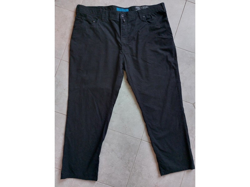 Pierre cardin jeans crne odlicne pantalone XXL