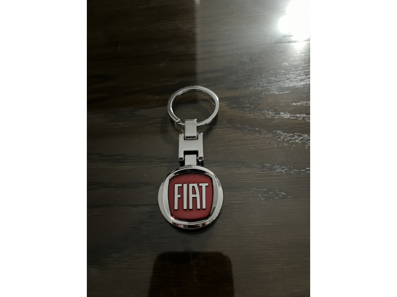 FIAT privezak novo!!!