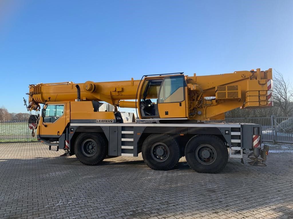 Liebherr LTM 1055-1 pokretna dizalica