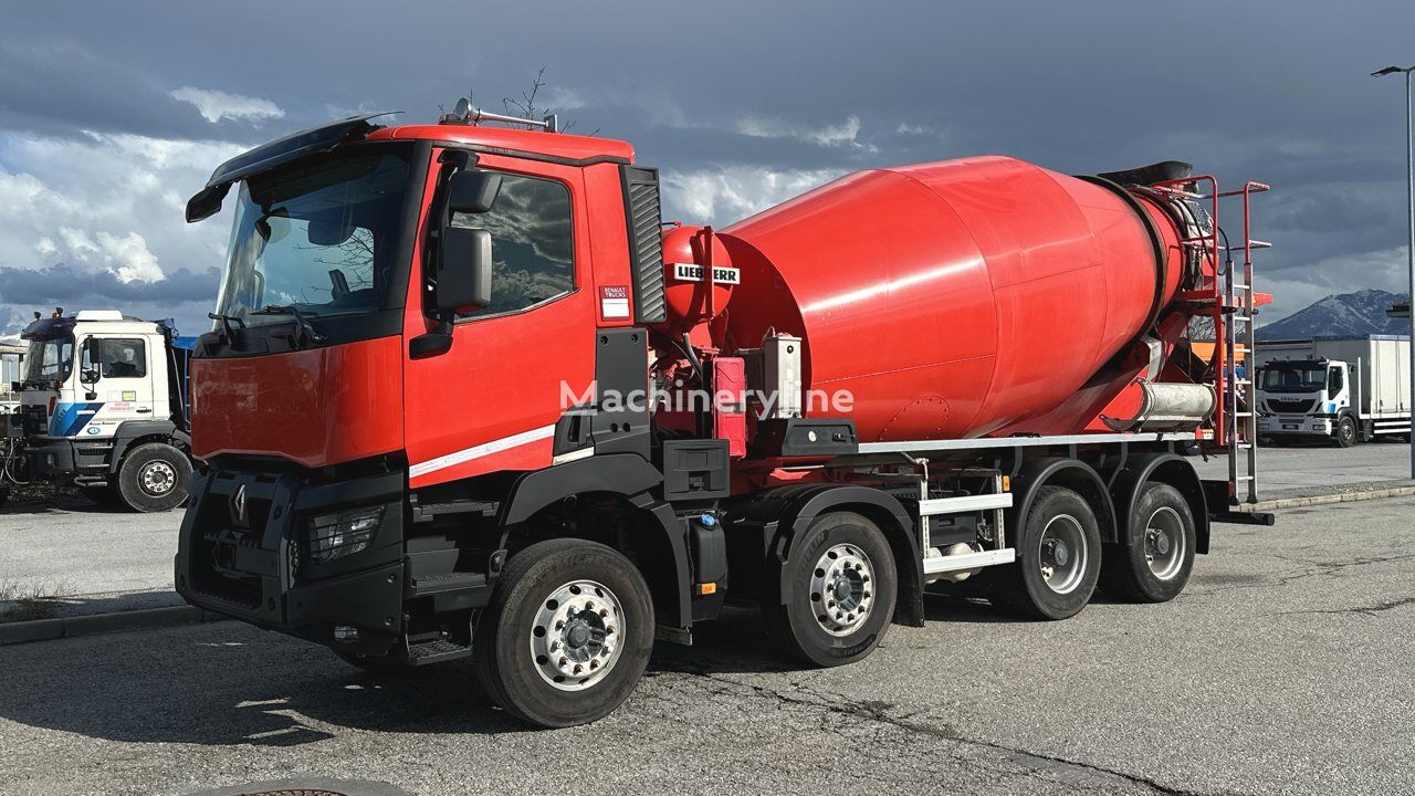 Liebherr na šasiji Renault C430 8x4 kamion s mešalicom za beton