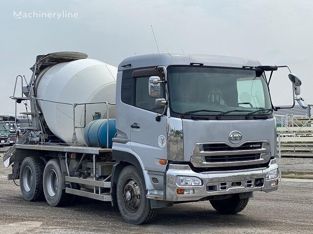 Nissan ADG-CW4XL kamion s mešalicom za beton