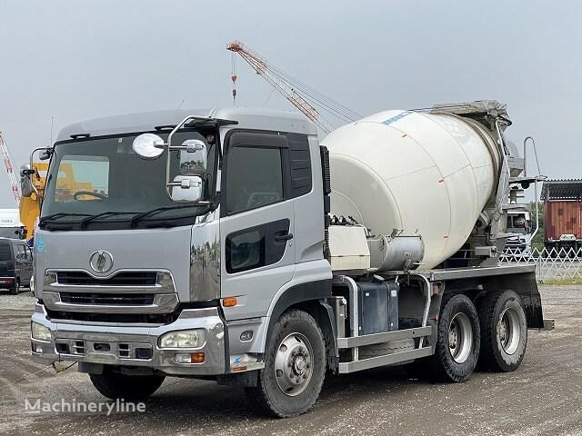 Nissan ADG-CW4XL kamion s mešalicom za beton