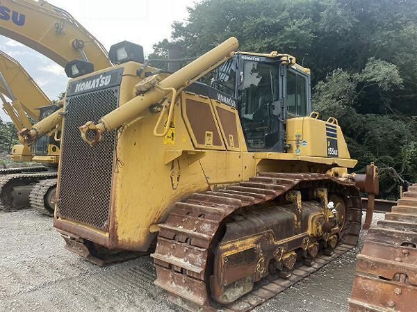 Komatsu D155AX-7 buldožer