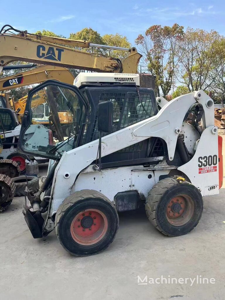 Bobcat S300 mini utovarivač