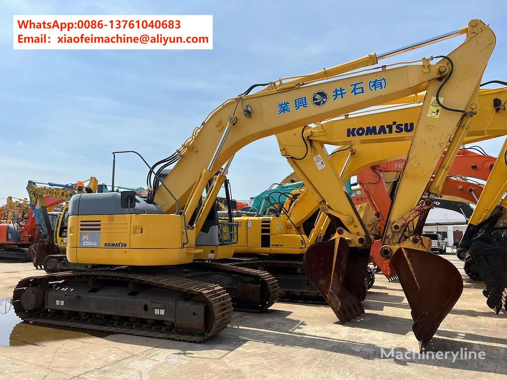 Komatsu PC228US bager guseničar