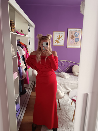 Crvena haljina M veličina