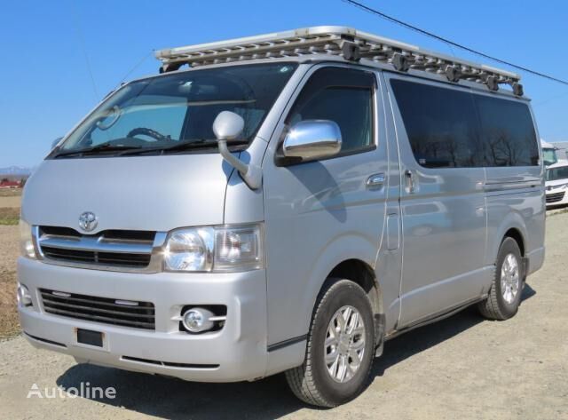 Toyota ADF-KDH206V putnički minibus