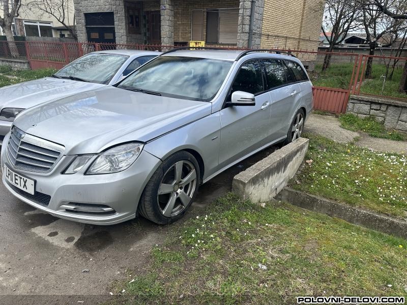 Mercedes E 250 Kompletan Auto U Delovima