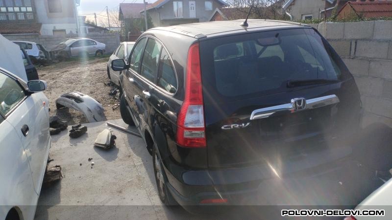 Honda CR-V 2.0 Kompletan Auto U Delovima