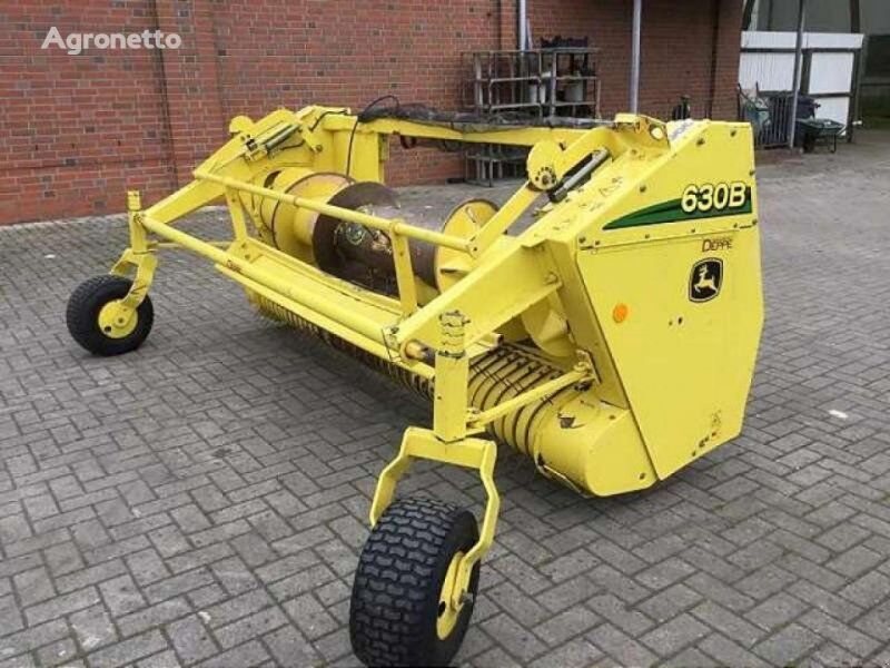 John Deere 630 B sakupljač otkosa