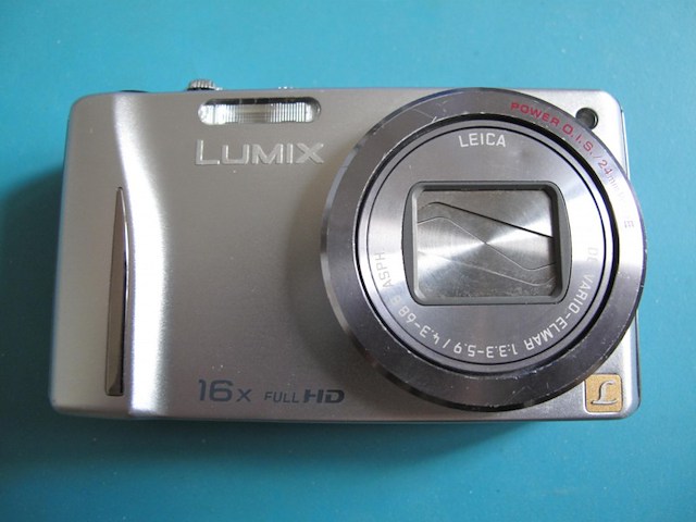 Panasonic Lumix DMC-TZ22 - NEISPRAVAN fotoaparat