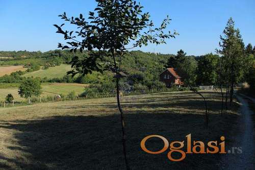 Odličan plac na Čardaku!