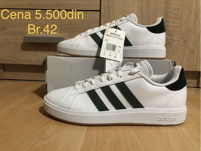 Adidas br.42 odličan model Top Cena