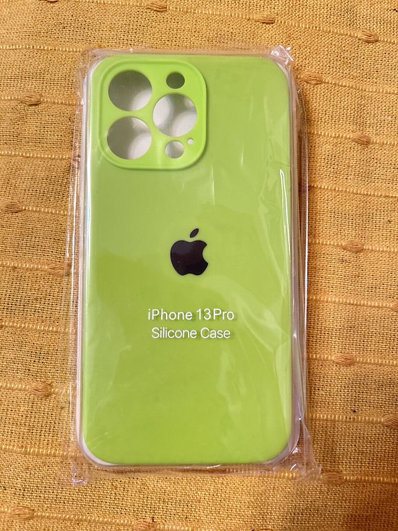 Neotpakovana, nekorišćena, zelena kvalitetna maska za Iphone 13pro