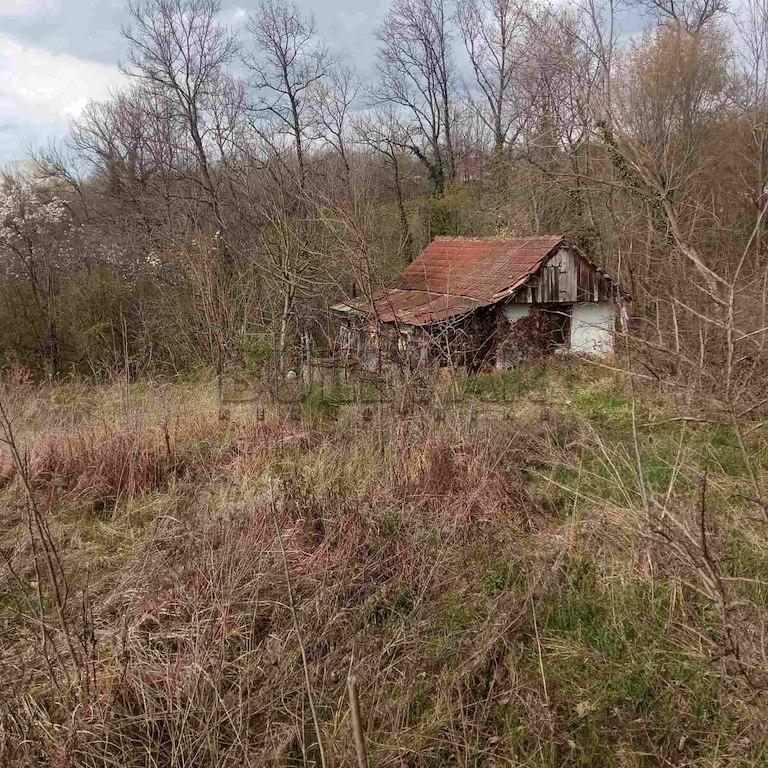 Na prodaju plac površine 1475 m2- Milatovac kod Batočine