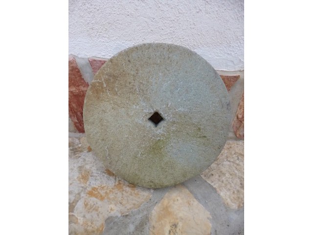 Stari kamen Tocilo