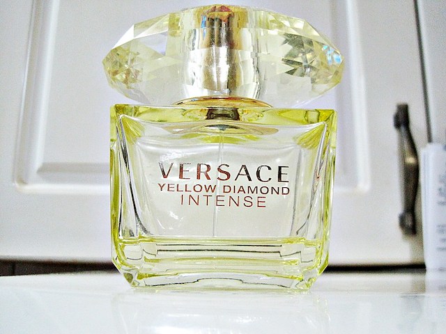 Yellow Diamond Intense Versace